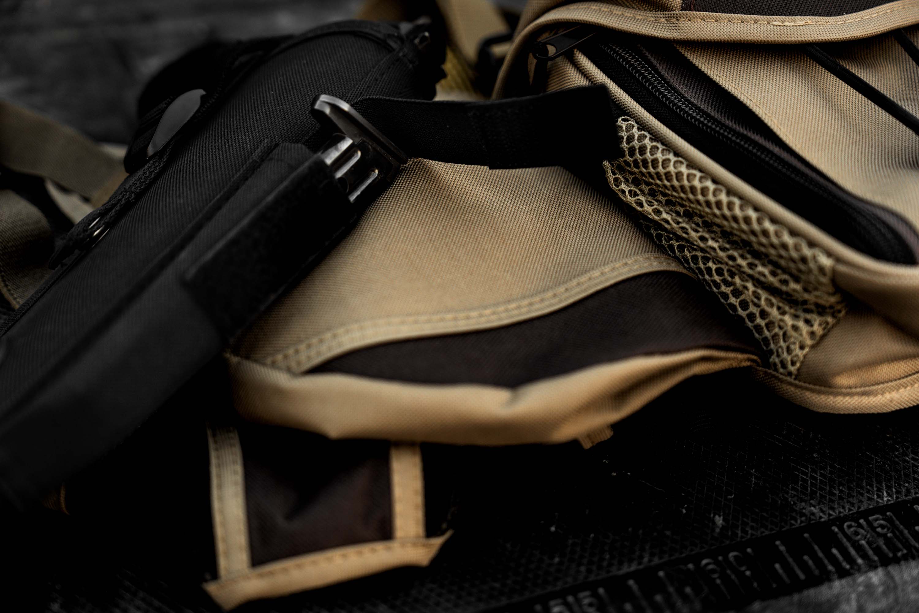 Buck Mark Pistol Holster with Magazine Pouch - Browning