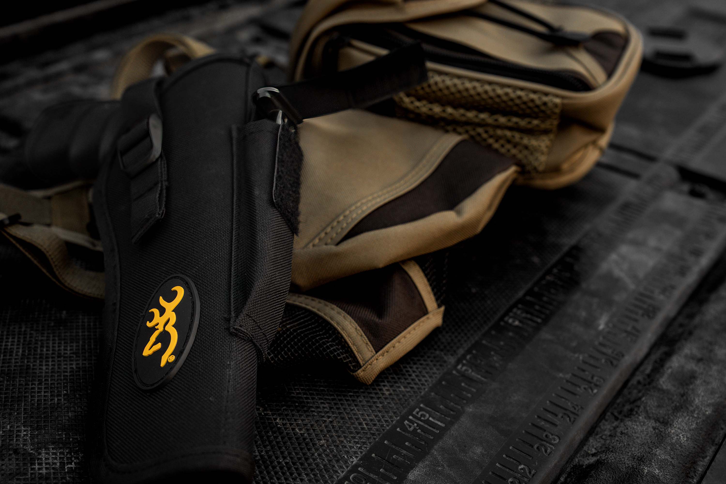 Buck Mark Pistol Holster with Magazine Pouch - Browning